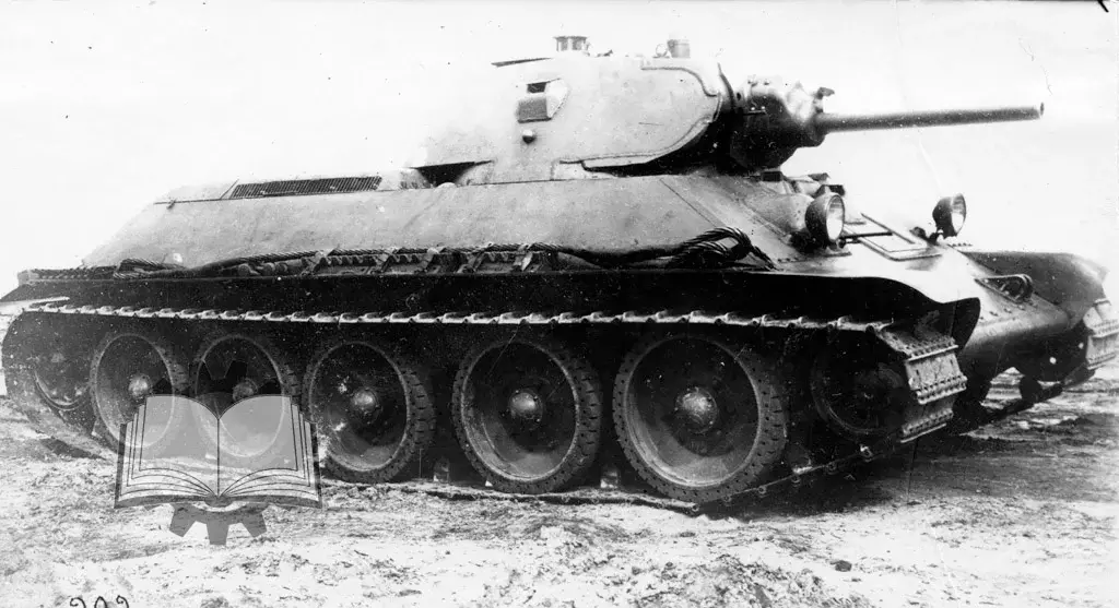 Der Prozess des durchschnittlichen SAU wurde im Juni 1940 aktiviert, nachdem die erste T-34 zur Serie ging