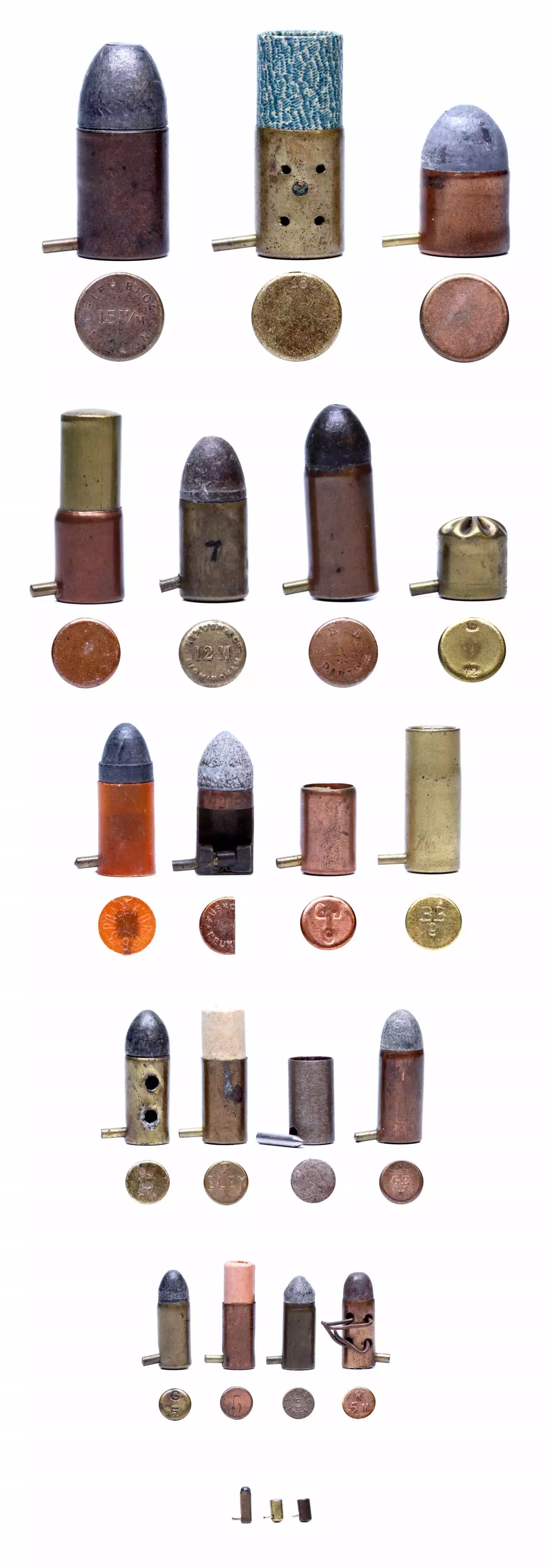 Stilechy cartridges of different types. In the top row of the product of the caliber of 15 mm, the bottom row - 2-mm ammunition