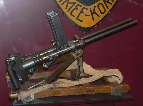 Pistol-Peiriant Villar-Perosa M1915 / Villar-Perosa OVP M1918 (Yr Eidal).