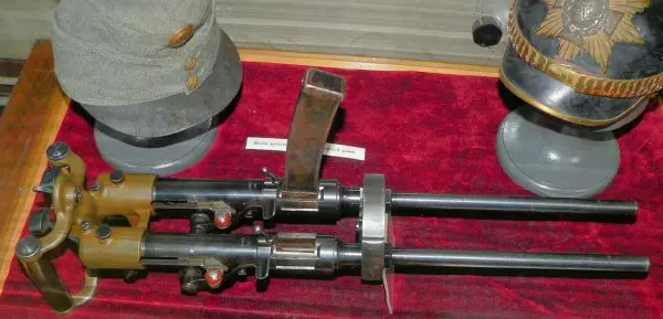 Mulung pistol Motion-Perda M1915 / Pullar-Perda ovp M1918 (Italia).