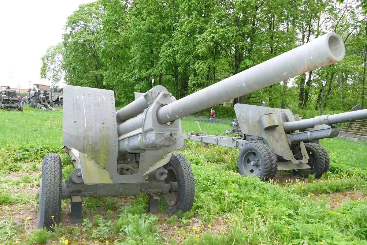 Gun divisionale da 95 mm F-28, possibilità di ottenere una potente divisione, che non ha approfittato