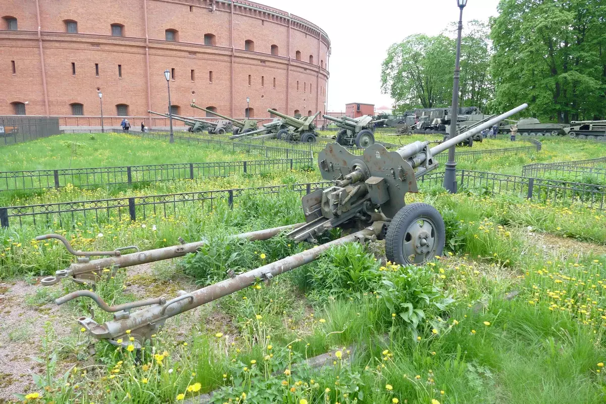 B-22 ilmus liiga hilja, et minna seeriasse