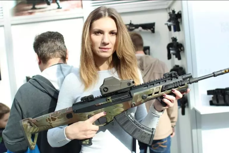 AK Alfa - Kalashikov, que non é Kalashnikov
