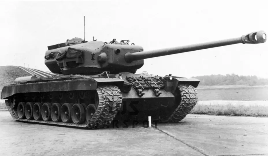 Tüüpiline konfiguratsioon Raske tank T29 Pärast uuesti seadmeid 105 mm T5E2 relv