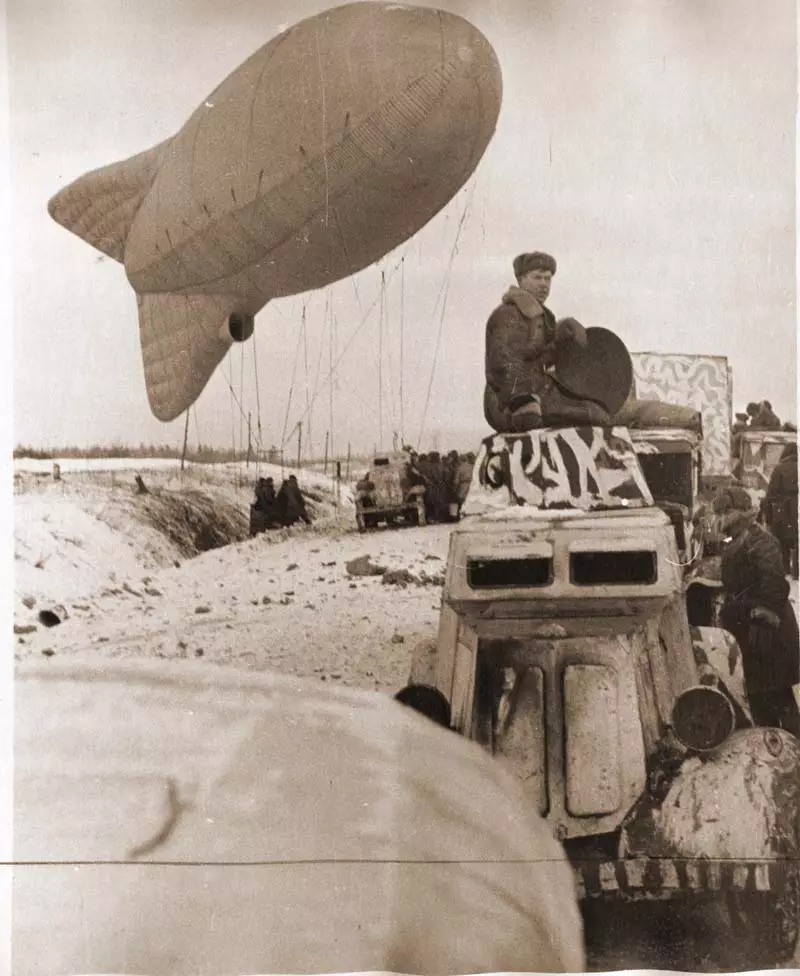 Acil etki, her iki tarafın da birinci Dünya Savaşı'nın tarihinde kalması gereken gözetim aerostatları yaygın olarak kullandığı öyle oldu.