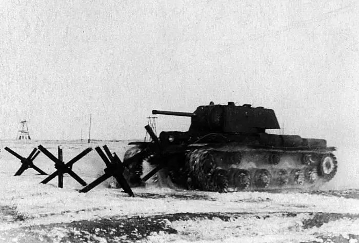 Yuri Pasholok. KV-1C. Méně zbroj, více mobility