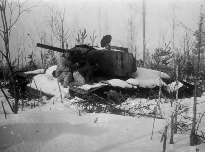 Yuri Pasholok. KV-1C. Kurang perisai, lebih banyak mobiliti