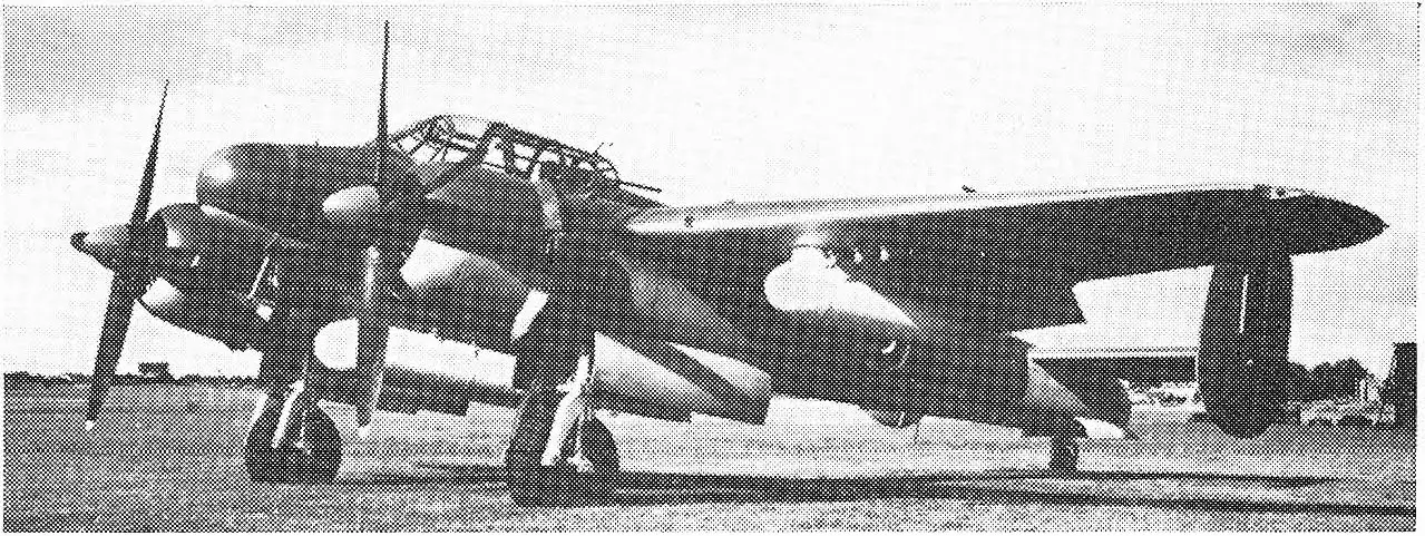 Brigand T.F.1 RH742 mei Suspended Fuel Tanks; Filton, 1948