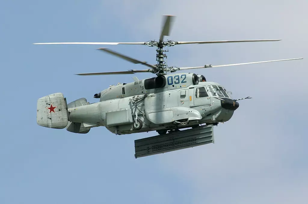 Hélicoptère de navire Montre radar KA-31. Russie