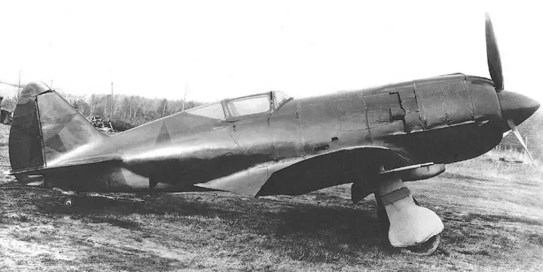 Neznani borci Mikoyan OKB. In-210. MIG-9 (prvi).