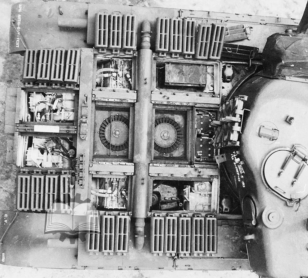 Engine kontinenta AV-1790-3 kaj transdono-unuo KD-850-2, la ĉefa diferenco inter T40 de M26. En la estonteco, parto M26 estis rediseñada en M46