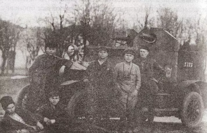 Wieldank floast. Deel 4 met een toren van Sheffield Simplex. 1919. In dienst van de communisten van Oekraïne