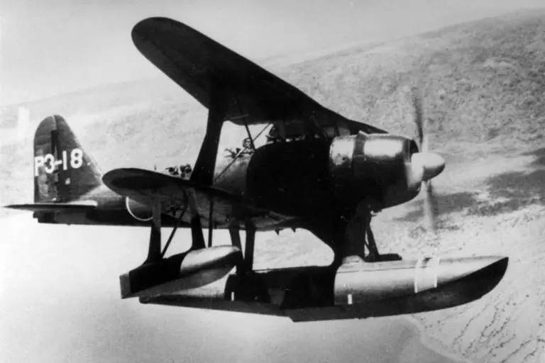 最も巨大で最も不幸な戦闘機。三菱F1M2。
