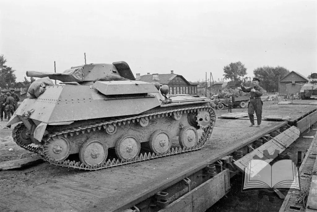 Nogen betragter denne tank T-40, men nej. Ifølge dokumenterne er dette T-30, bilen fra 42. Tank Brigade
