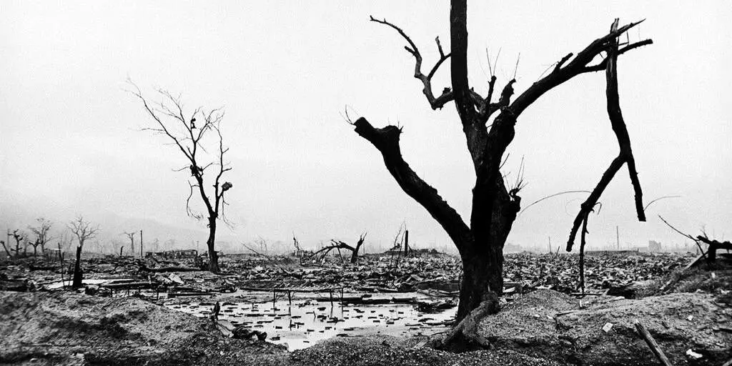 Thay vì Hiroshima và Nagasaki: tro nguyên tử của Reich thứ ba. Điều gì xảy ra nếu bom nguyên tử rơi vào Đức?