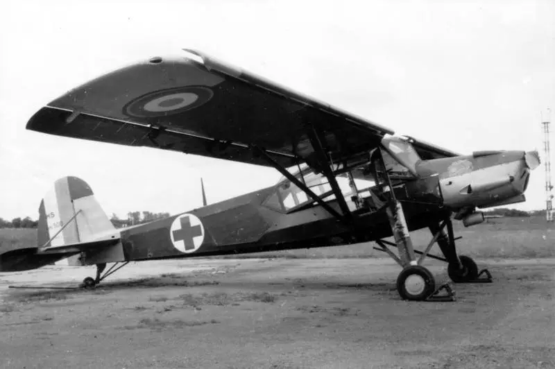 Cricket - ang nakababatang kapatid na lalaki ng AIST. Pranses konektado Airplane NC.611.