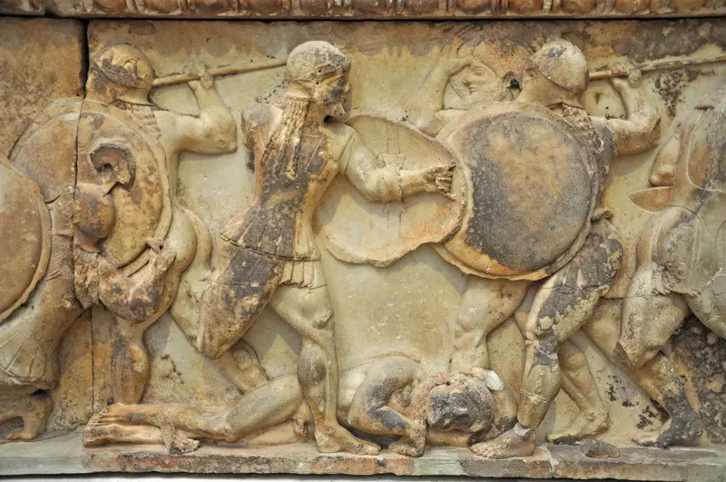 Bătălia de la zei și giganți. Relief Frieze de la trezoreria Sifunserii din Delfa, aproximativ 525 î.Hr. Muzeul Arheologic, Delphi. Fotografie de autor