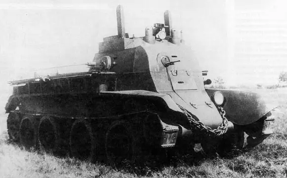 Kommandant Tank KBT-7. den USSR