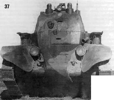 Kommandant Tank KBT-7. den USSR