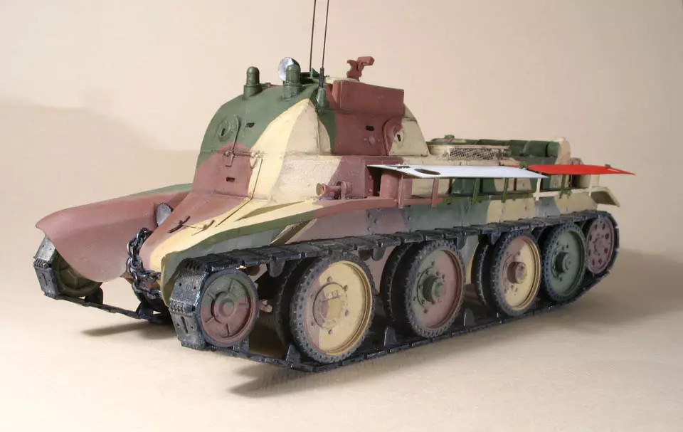 Kommandant Tank KBT-7. den USSR