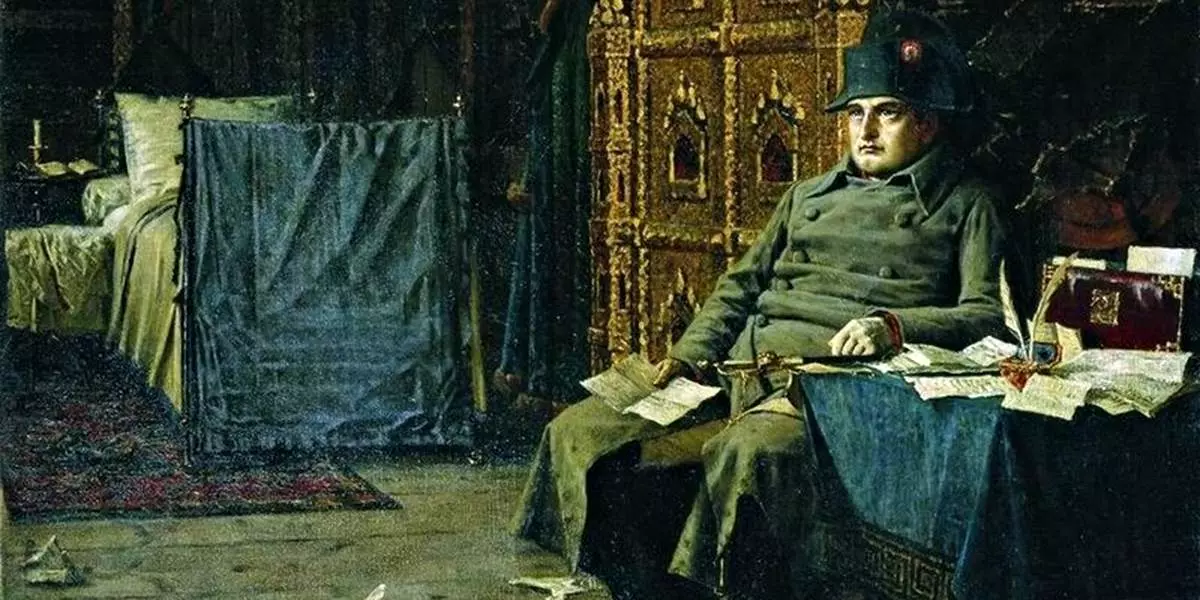 Why did Napoleon go to Moscow, and not to Petersburg?