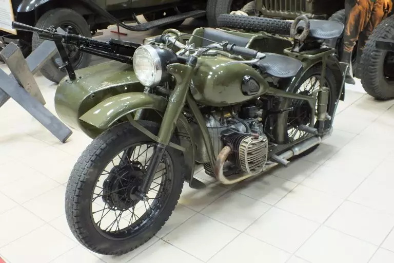 Sovjetmotorcykel M-72, en kopia av den tyska BMW.