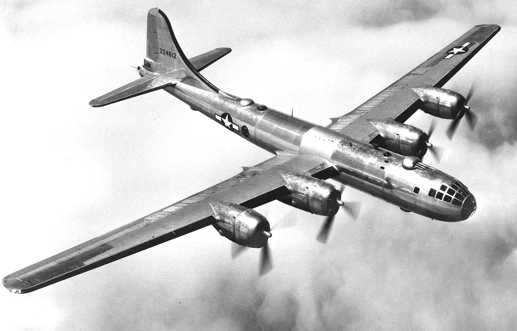 Fortezza non religiose della seconda guerra mondiale. Bomber strategico Lockhid XB-30. Stati Uniti d'America