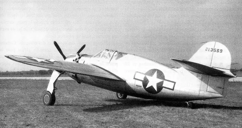 Туршлагатай хирээр бөмбөгдөгч болон халдлага онгоц Brewster XA-32A