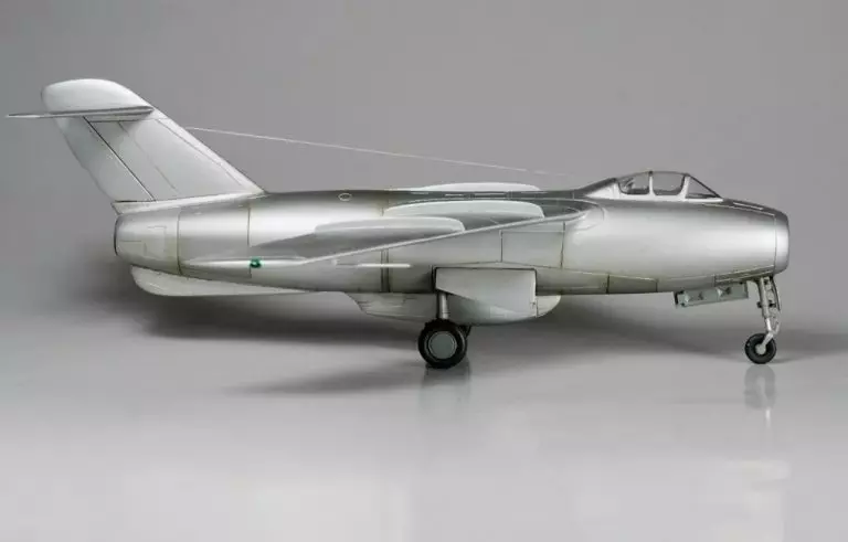 実験的な航空機LAVOCHKINA。 LA-168戦闘機