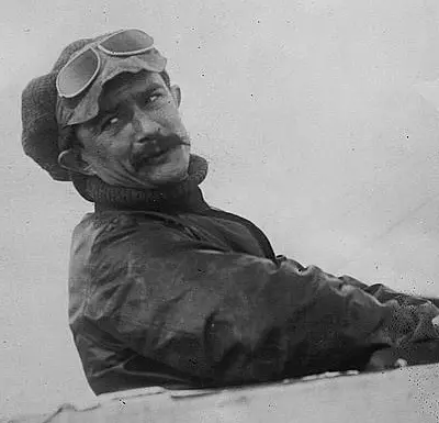 Aviador francês Jules Burner (1881-1919), tiro 1911