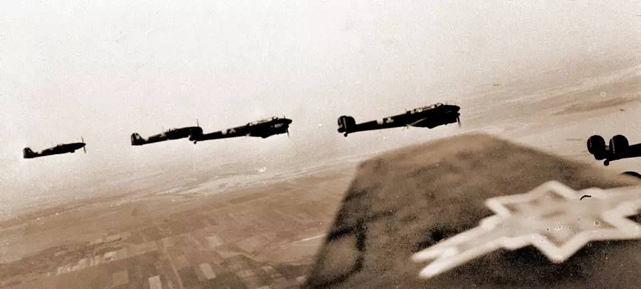 P.633 Flew Airplanes dari skuadron ke-74 yang diiringi oleh 112 pejuang dari Aviagoup Fighter ke-5 untuk kira-kira tengah hari pada 22 Jun 1941 dihantar ke lapangan terbang Bolgrad dan Bulgaria