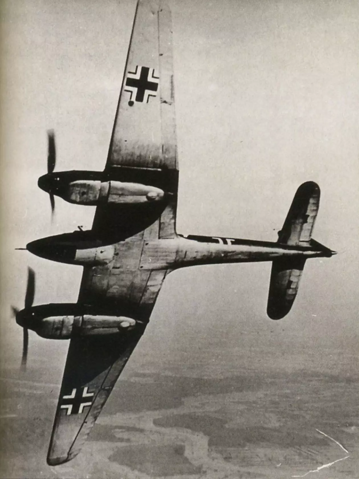 Two-engine FW 187 during the flight over Northern Germany. The FW 187 V version (with the exception of the power plant) had to look likewise.