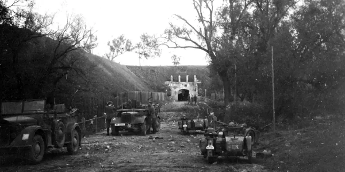 DOMED সংরক্ষণ করুন: 1941 এর পাঁচটি বিকল্প