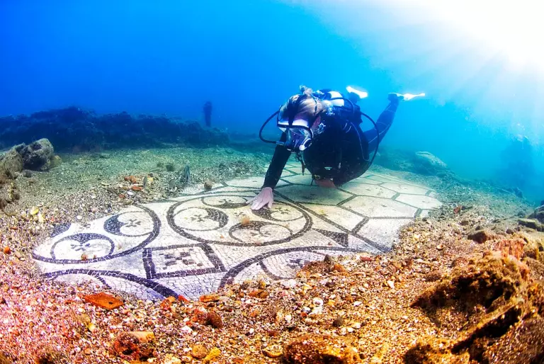 Reala inundo. Kiel la Mediteranea Maro inundis la plankon de Eŭropo