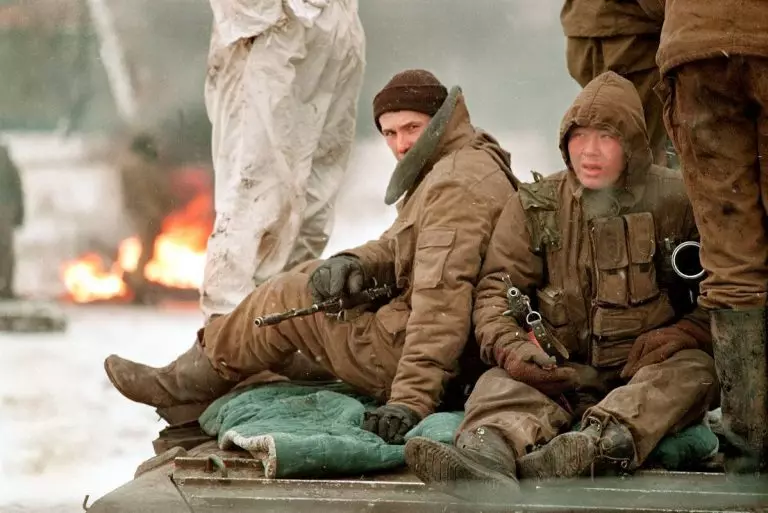 Rusia ma Iapani fitafita i le Chechen War (1994 - 1995)