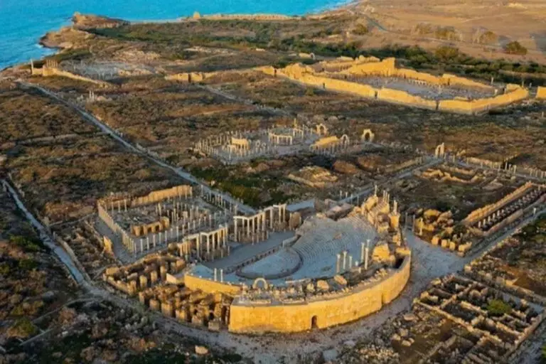Հին հռոմեական ավերակներ Լեպտիս Մագնատ քաղաքում, ժամանակակից Լիբիա: