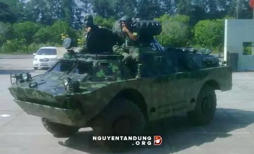 Portador de pessoal blindado cambojano