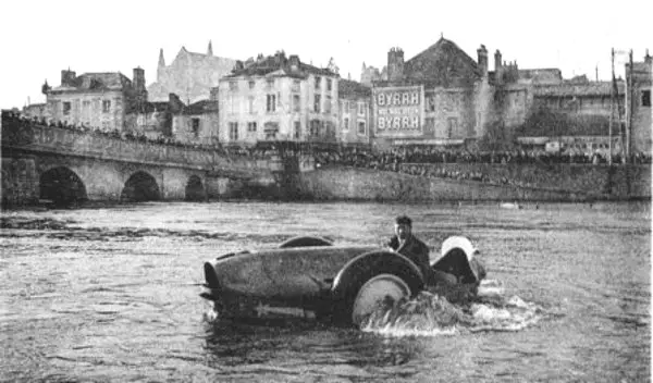 Amfibijos žvalgybos mašina Voiture Amphibie 