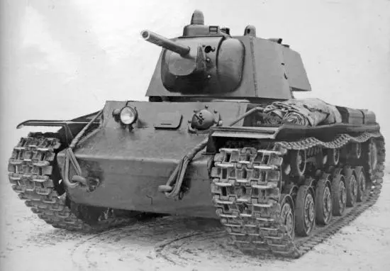 Pequena modernização de KV (Tank T-150)