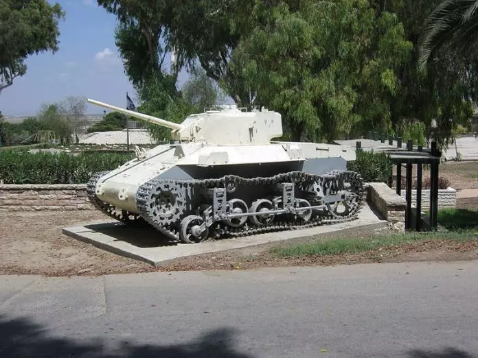 Tank Cahaya M22. Ngutangi setya