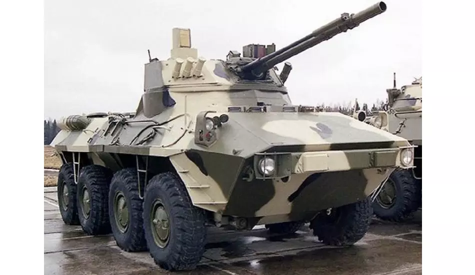 ဒီတော့ 100 မီလီမီတာသေနတ်နဲ့အတူ unrexized ရုရှား BTR-90