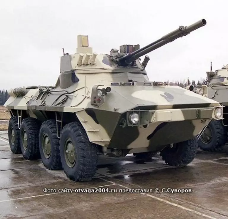ដូច្នេះក្រុម BTR-90 ដែលមិនប្រាកដប្រជាជាមួយនឹងកាំភ្លើង 100 មម