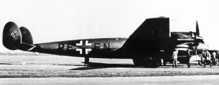 Ensimmäinen prototyyppi Messerschmitt Me-264 Amerika