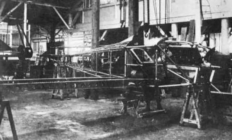 Construction of an experienced Breguet LE fighter at a plant in Willakubla