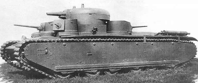 Tank T-35 koos PS-3 relvaga