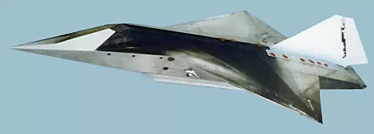 من ذوي الخبرة من الجيل الخامس DASA TDEFS Fighter Stealth Fighter - F-117 باللغة الألمانية.