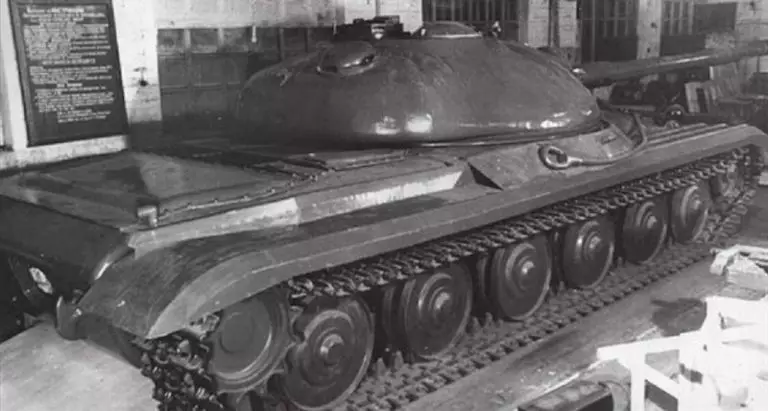 Nini inaweza kuwa tank ip-11 au kitu 770. USSR