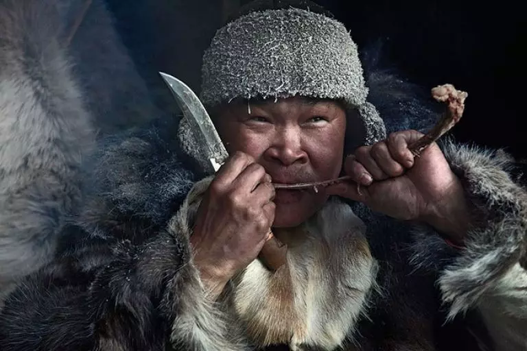 Rajah 9. Bertentangan dengan masalah ini. Chukchi - pahlawan yang sangat baik! Tidak seperti orang asli yang lain dari Siberia, tentera Rusia tidak pernah berjaya menakluk Chukchi.