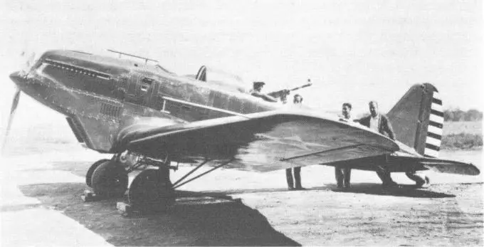 Një luftëtar me përvojë të dyfishtë Detroit-Lockheed XP-900 (YP-24). SHBA