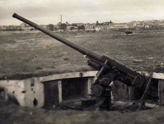 (76.2 mm Anti-aircraft guns arr. 15/28)